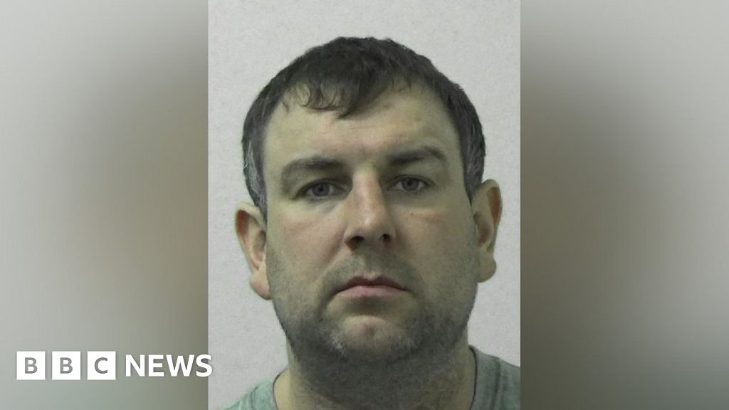 Noel Reynolds death: Man jailed for North Shields killing - BBC News