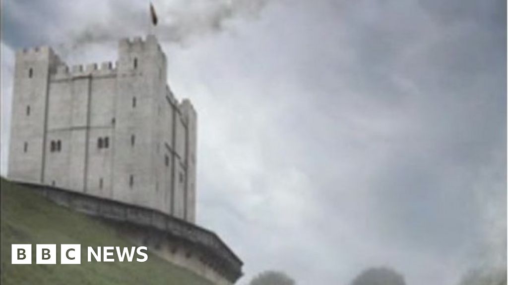 National Trust plans to 'rebuild' Duffield Castle walls - BBC News