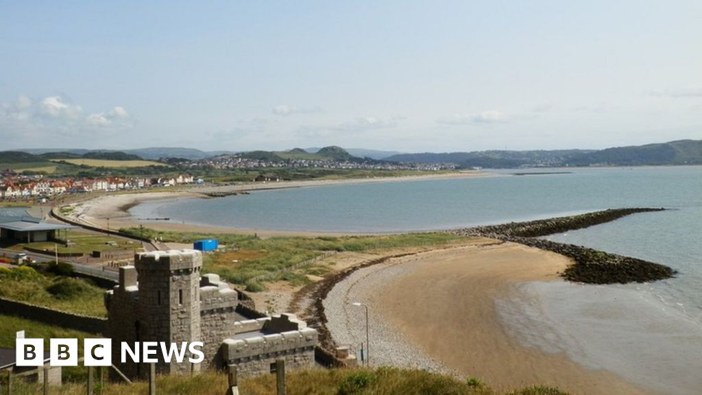 40% rise in beach water quality in Wales over 10 years - BBC News