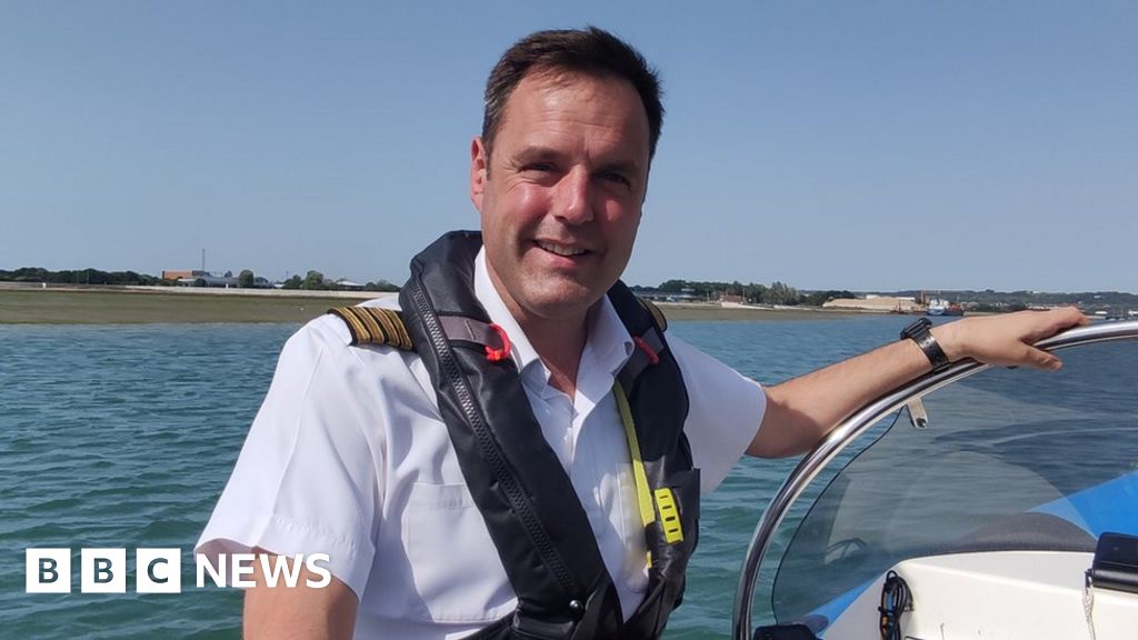 Loss-making Langstone Harbour targets fishing and yacht trade - BBC News