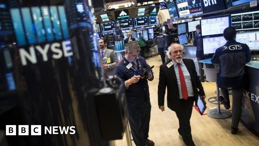Nasdaq surges to fresh record high - BBC News