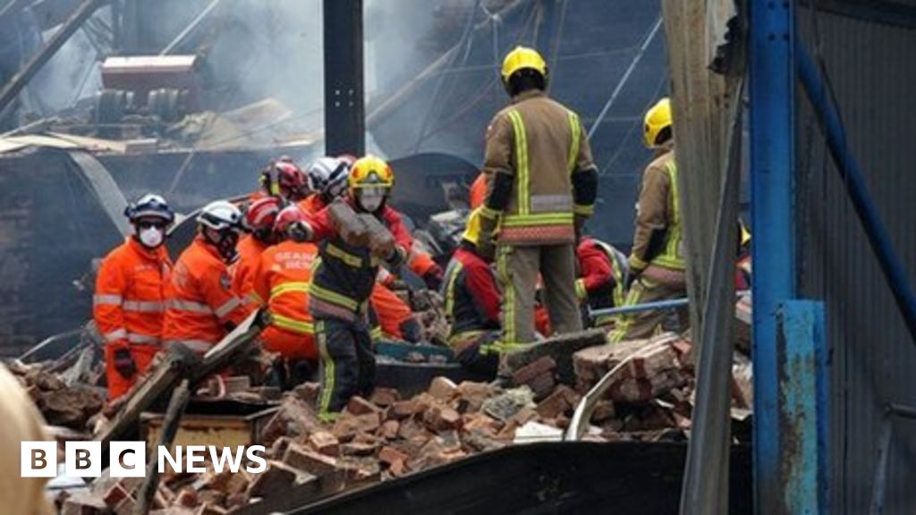 Bosley mill explosion: Firefighters leave site of blast - BBC News