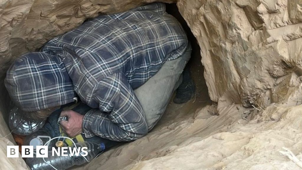 Chertsey protest: Tunnel dug at ExxonMobil pipeline site