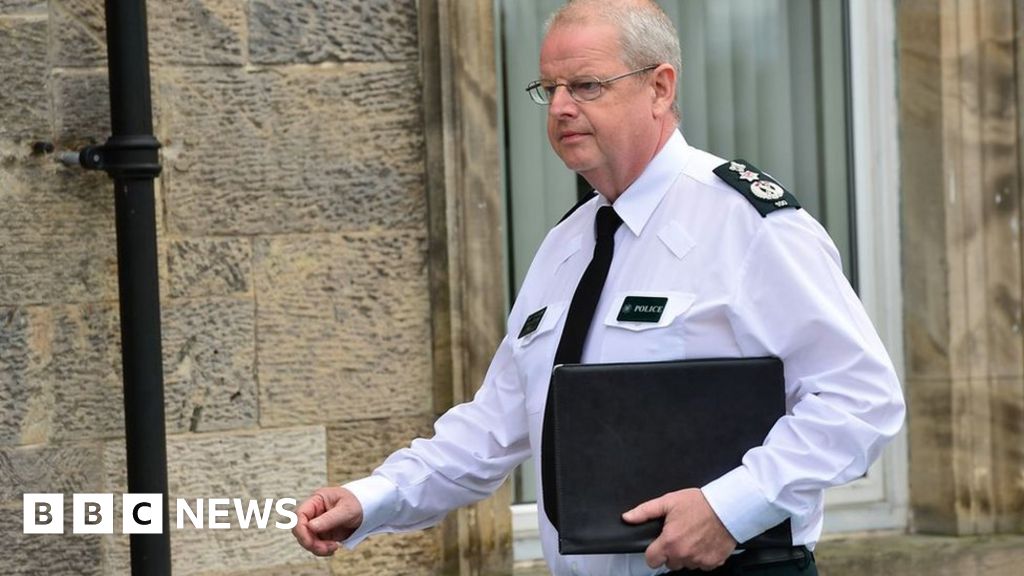 PSNI review: Chief constable says police 'not removing memorials' - BBC ...
