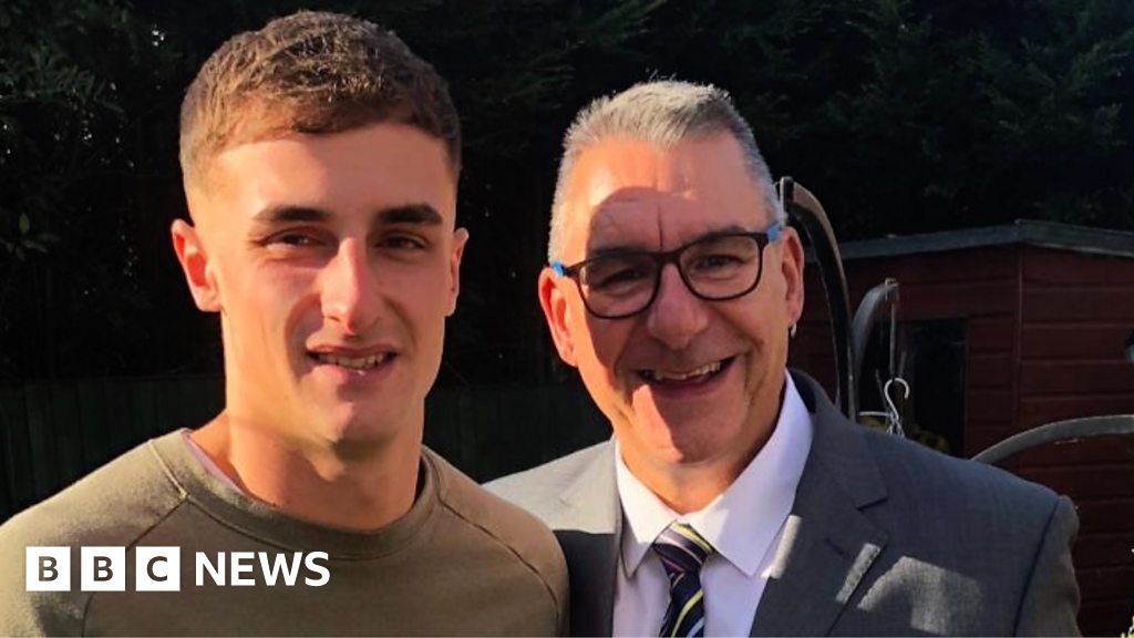 George Ellis: Family of Barton soldier share his story - BBC News