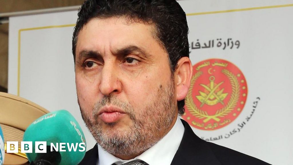 Libya government: Tripoli 'U-turn' over stepping aside - BBC News