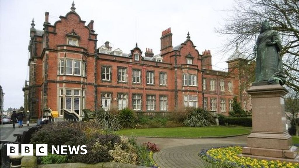 Boycott over Scarborough mayor-making 'junket'