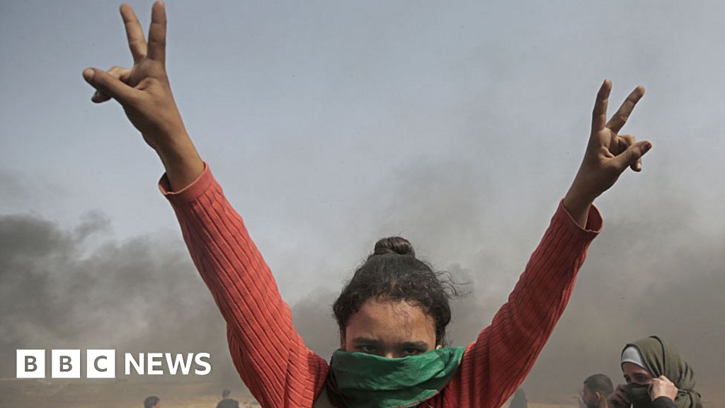 Fierce clashes continue at Gaza-Israel border fence