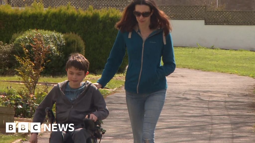 Uncertain future for Duchenne muscular dystrophy boy - BBC News