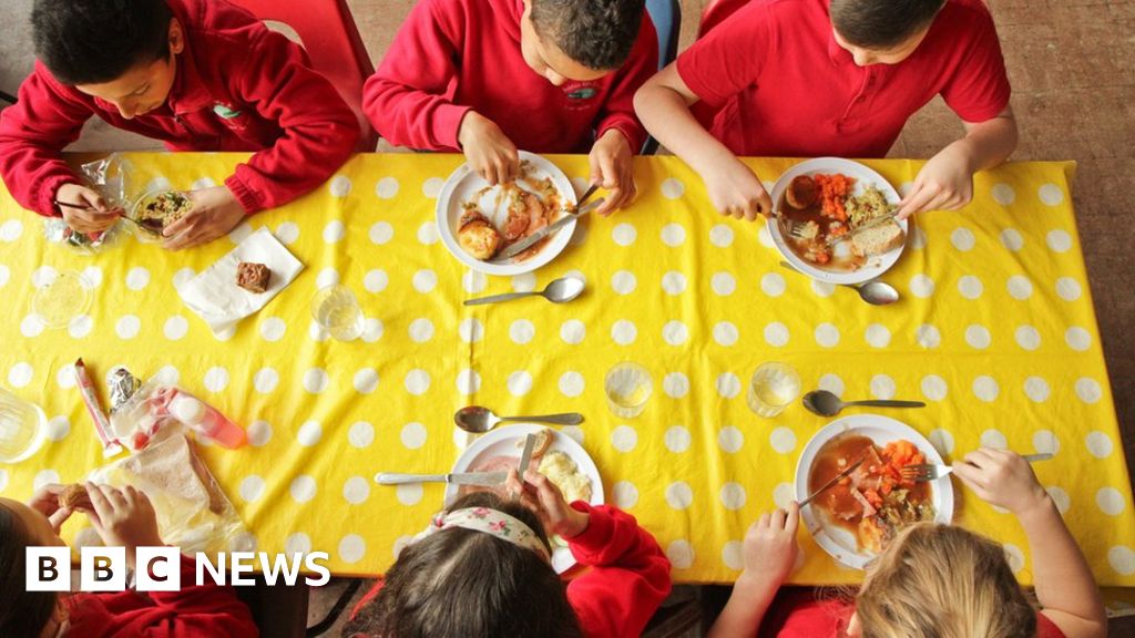 What to do if your child is overweight - BBC News