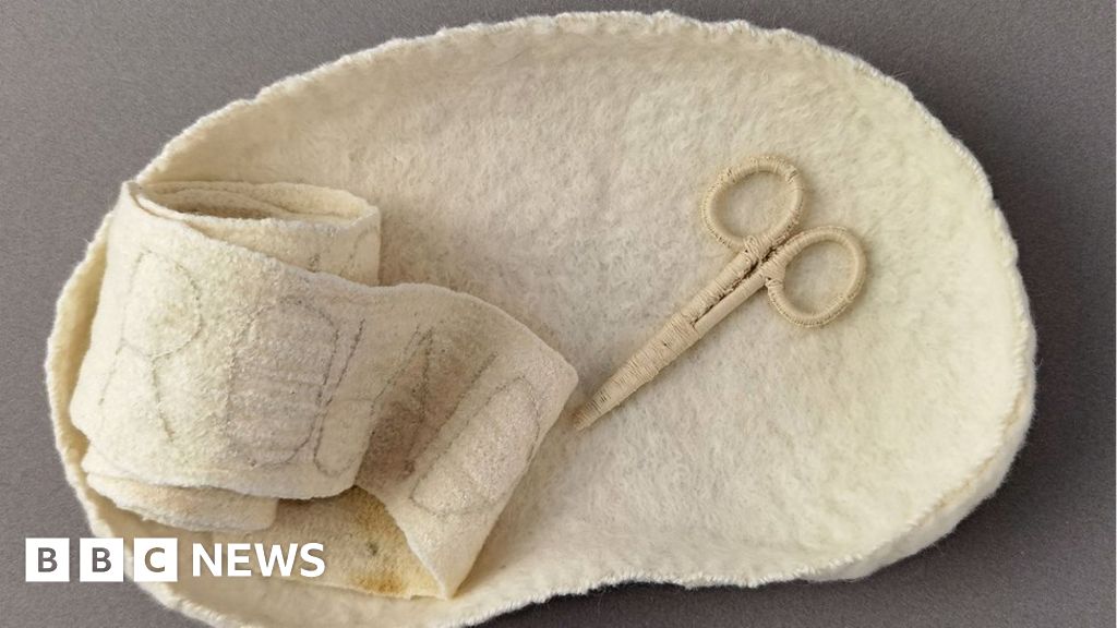 Dereham workhouse nurses are topic of new art exhibition - BBC News