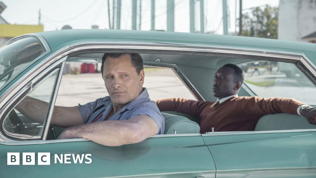 Oscars 2019: Green Book best picture win proves divisive - BBC News