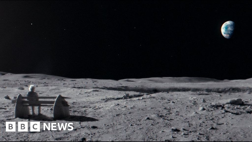 Christmas adverts: A new festive tradition? - BBC News