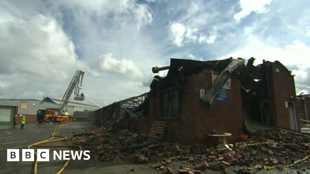 Crews tackle 'severe' factory fire in Wolverhampton - BBC News