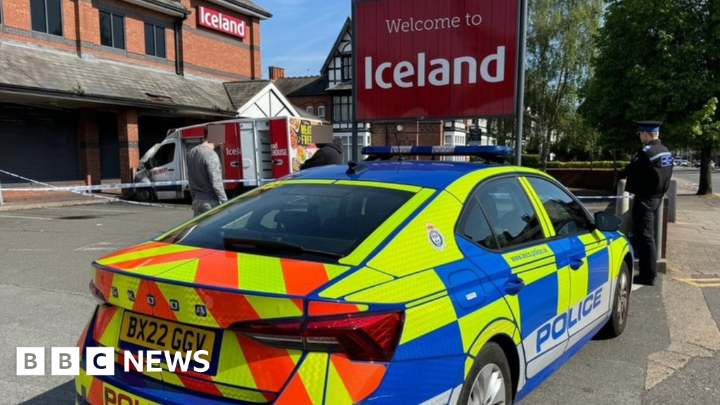 Leicester: Police suspect two overnight fires were arson