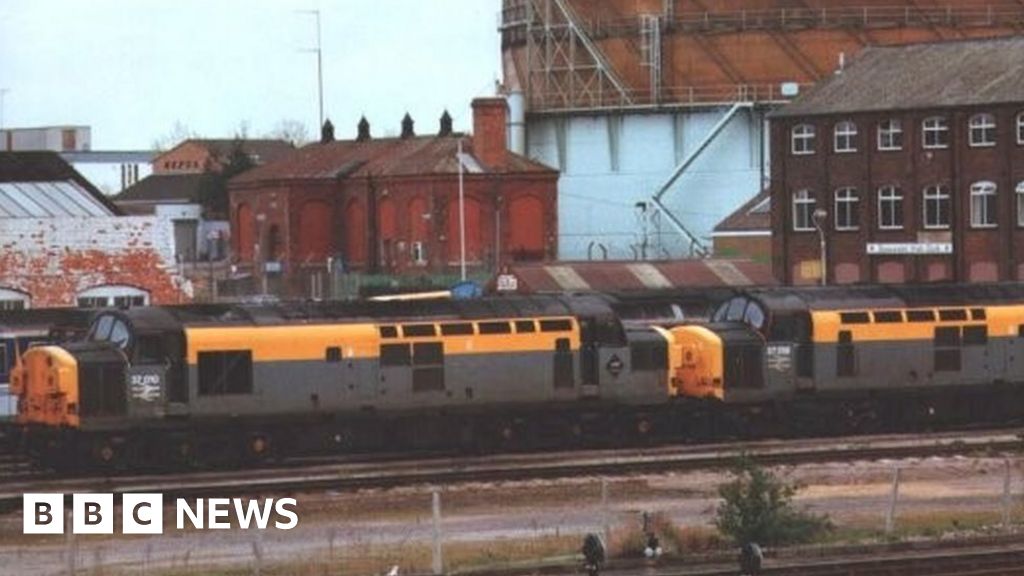 Train buffs plan to build museum about Gloucester Railway Carriage and ...