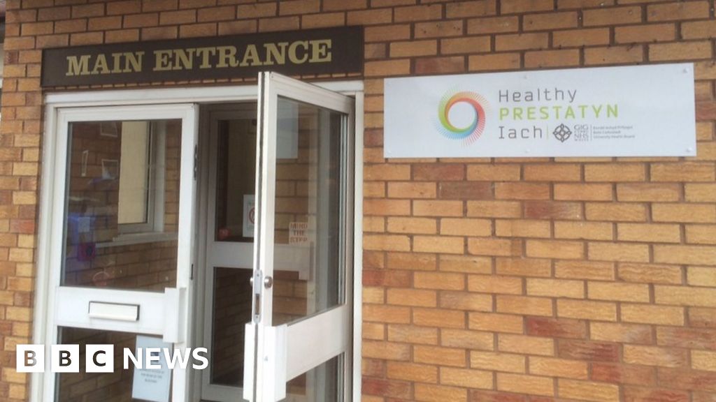 GP care shake-up in Prestatyn after surgeries close - BBC News