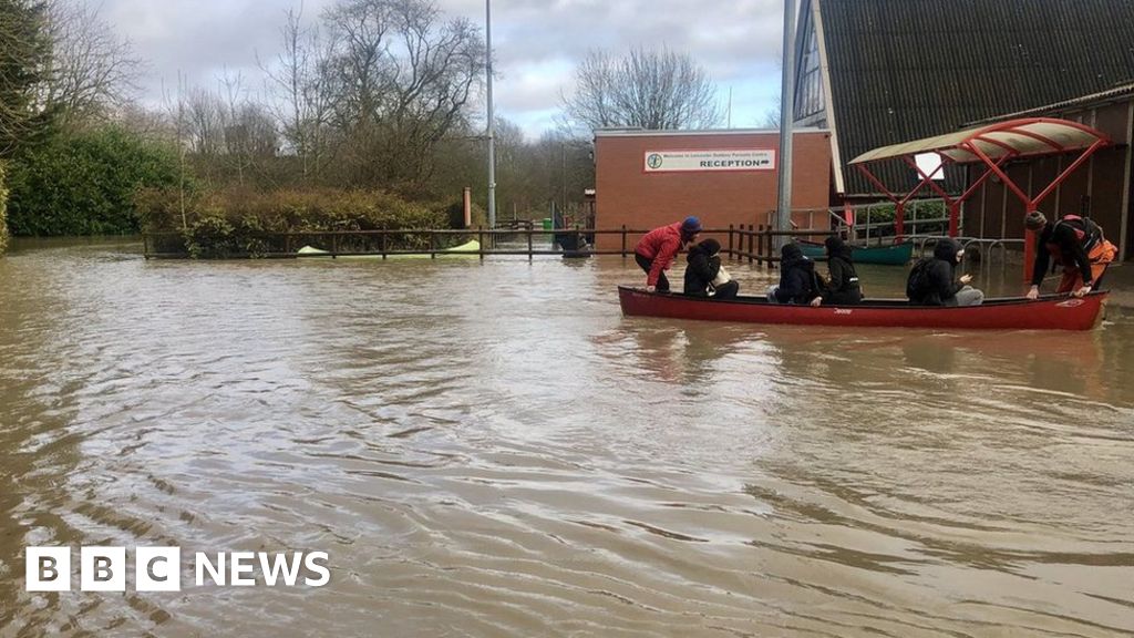 England weather: Towns and villages flooded after further rain - BBC News