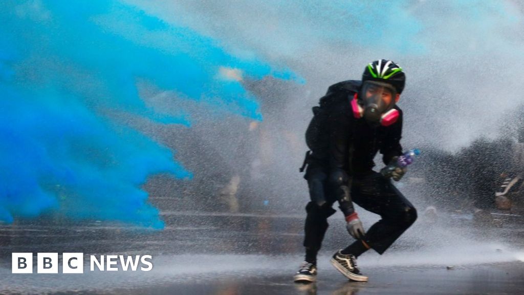 Hong Kong protests: Petrol bombs and water cannon used in clashes - BBC ...