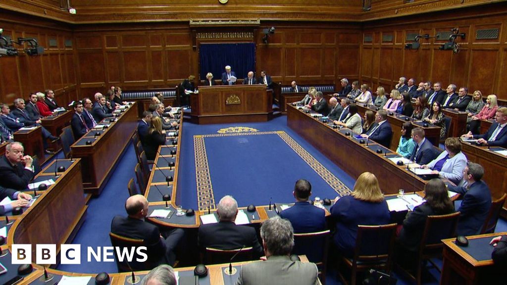 Stormont deal: Parties return to assembly after agreement - BBC News