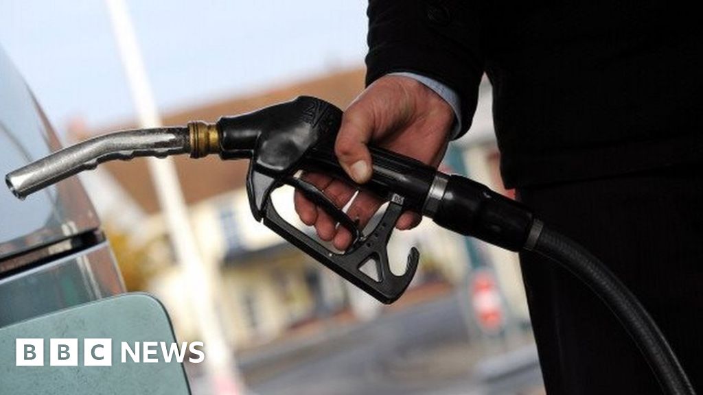 Petrol should fall to £1 a litre, says RAC - BBC News
