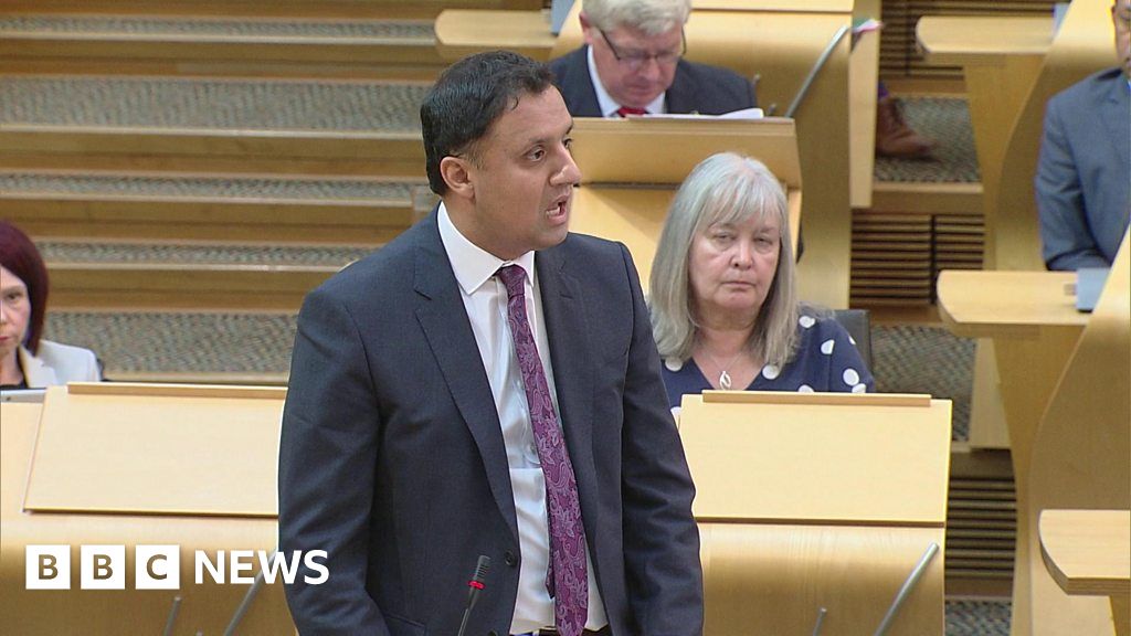 SNP 'lost its way' on NHS and cost of living - Sarwar - BBC News