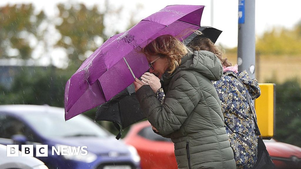 Northern Ireland weather warning in place for heavy rain - BBC News