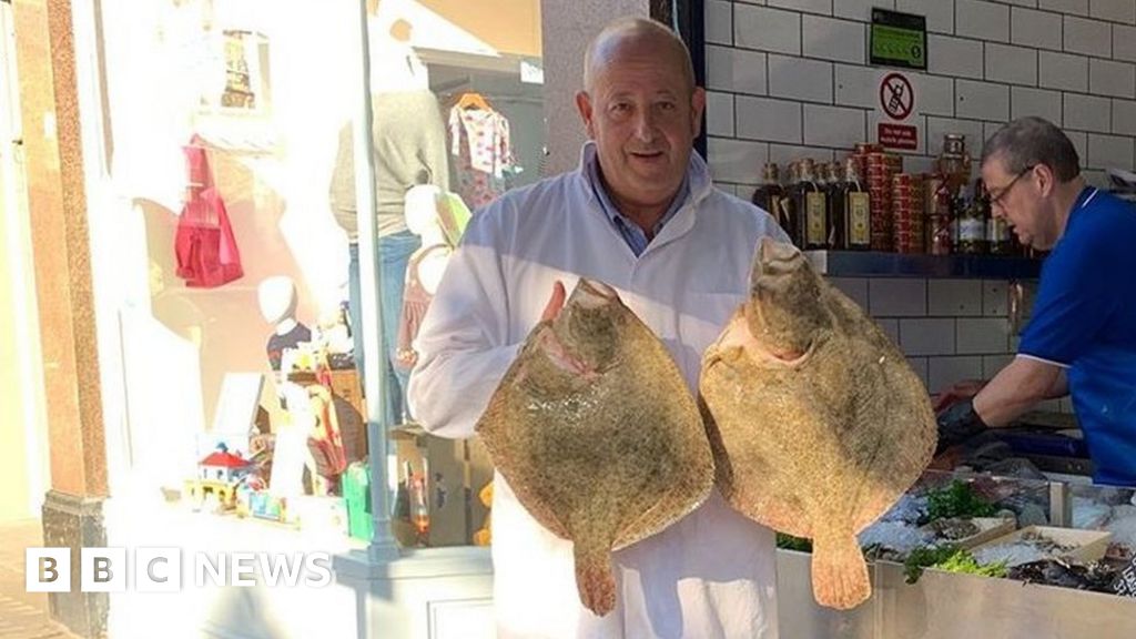 Instagram apologises after censoring London fishmonger - BBC News