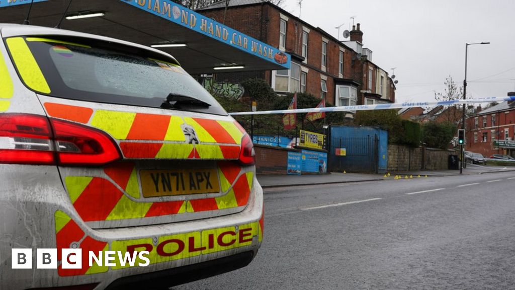 Sheffield: Murder probe launched after fatal shooting at car wash - BBC News