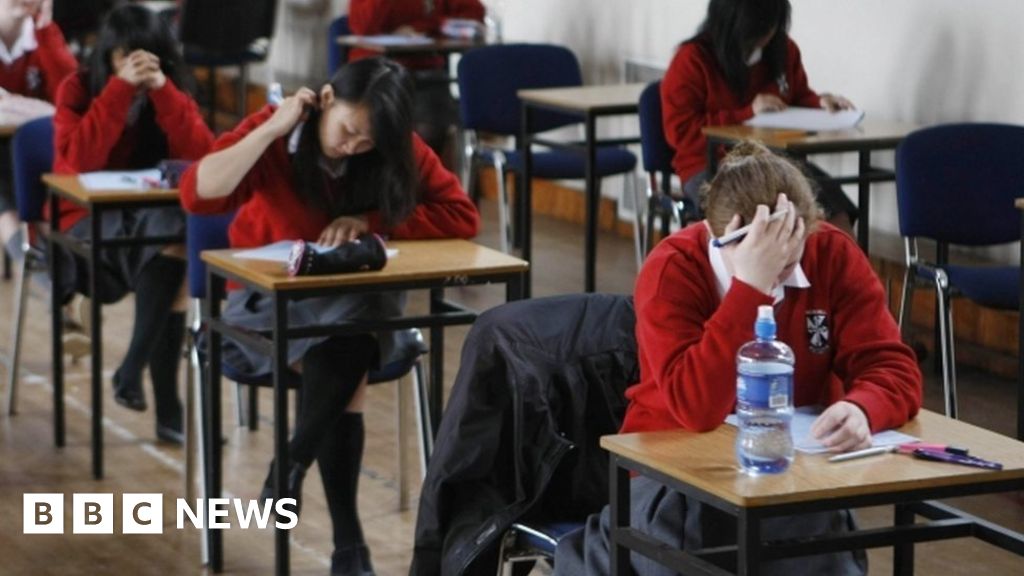 Newspaper headlines: UK schools close as London 'prepares for shutdown ...