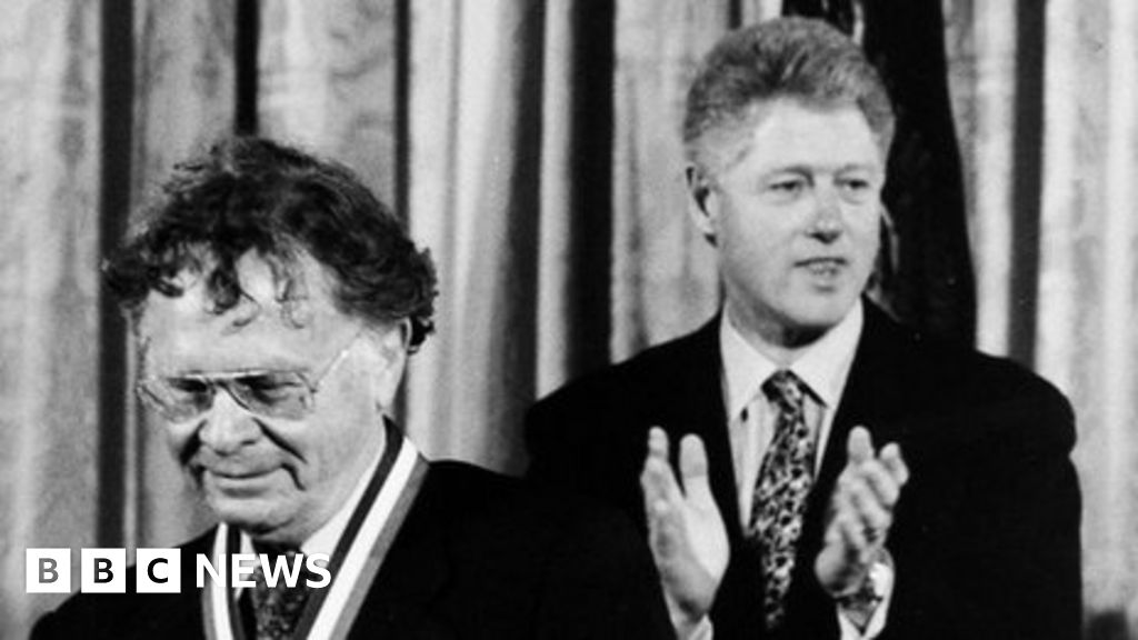 Prof Wallace Broecker popularised the term "global warming" - BBC News