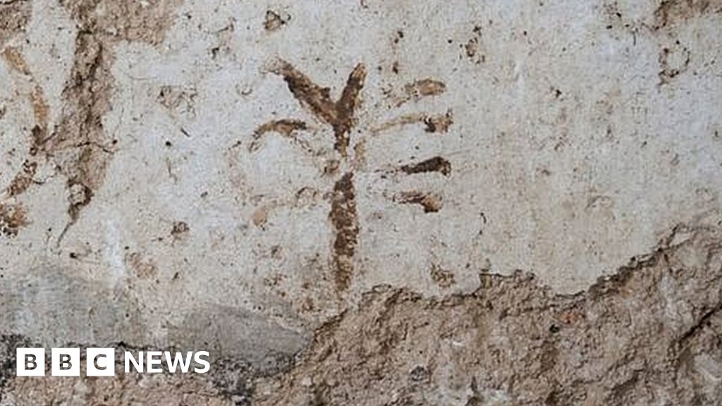 'Ancient Hebrew inscriptions' baffle Israeli archaeologists - BBC News