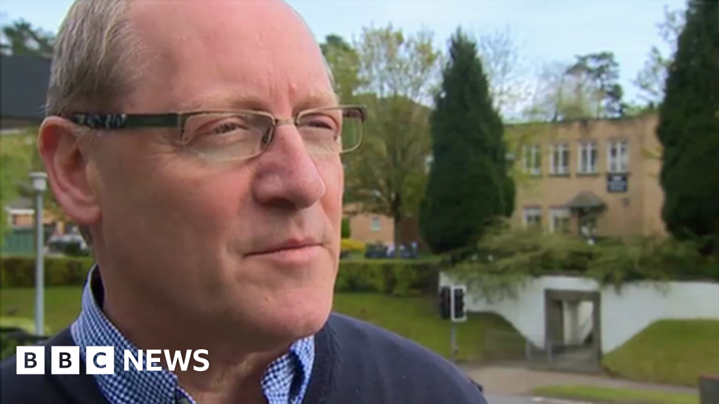 Senior Welsh Tory warns against early election talk - BBC News