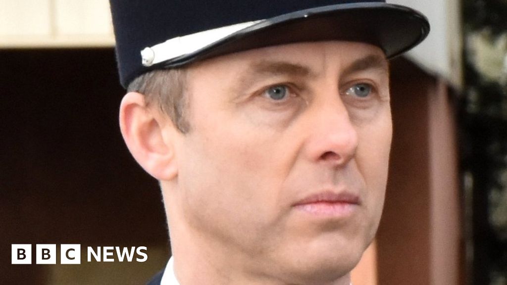 Arnaud Beltrame: France lauds policeman who swapped with hostage