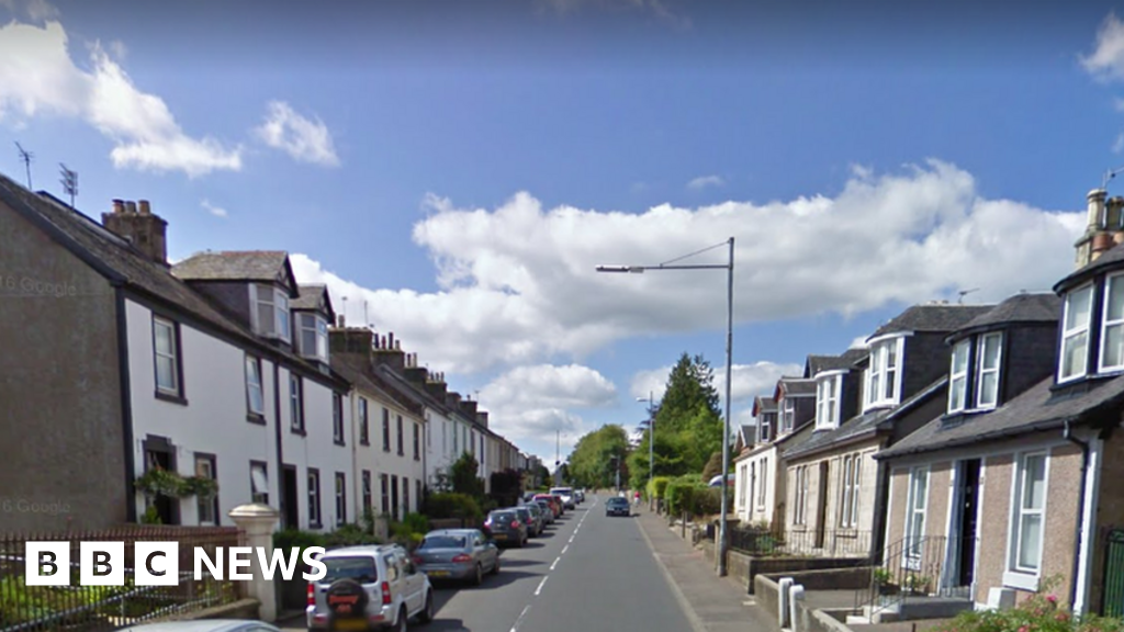 Boy, 15, dies four days after being hit by HGV in Strathaven - BBC News
