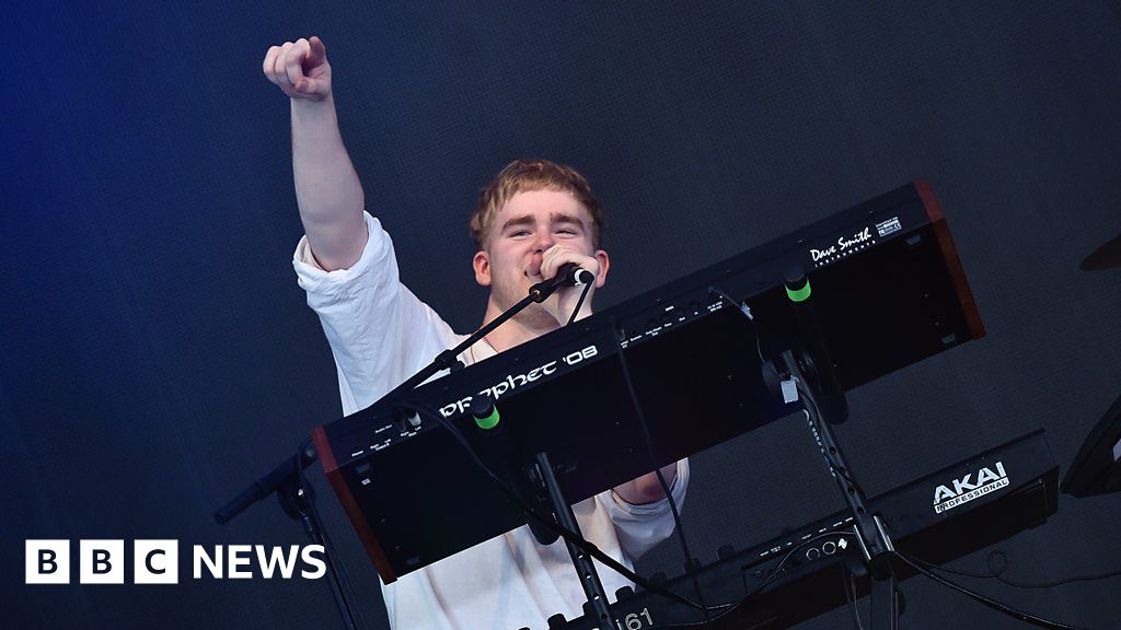 The electronic producer and songwriter delivers a mix of low-key RnB ...