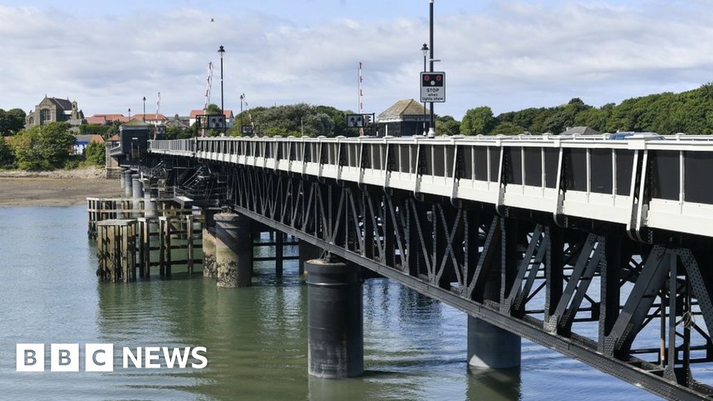 Drivers warned ahead of Jubilee Bridge and Kirkstone Pass repairs - BBC ...