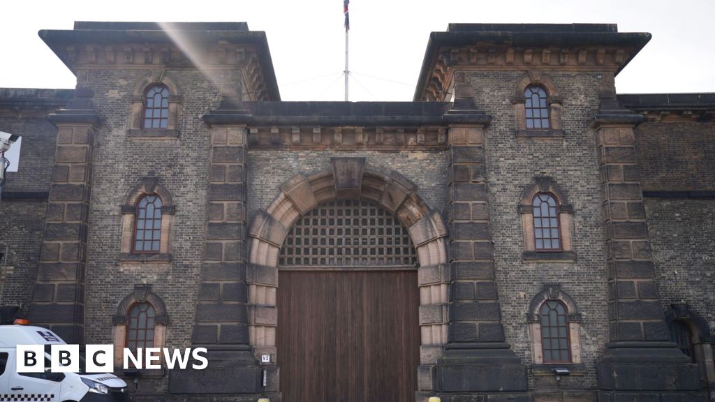 Wandsworth Prison to get £100m after 'catastrophic' inspection
