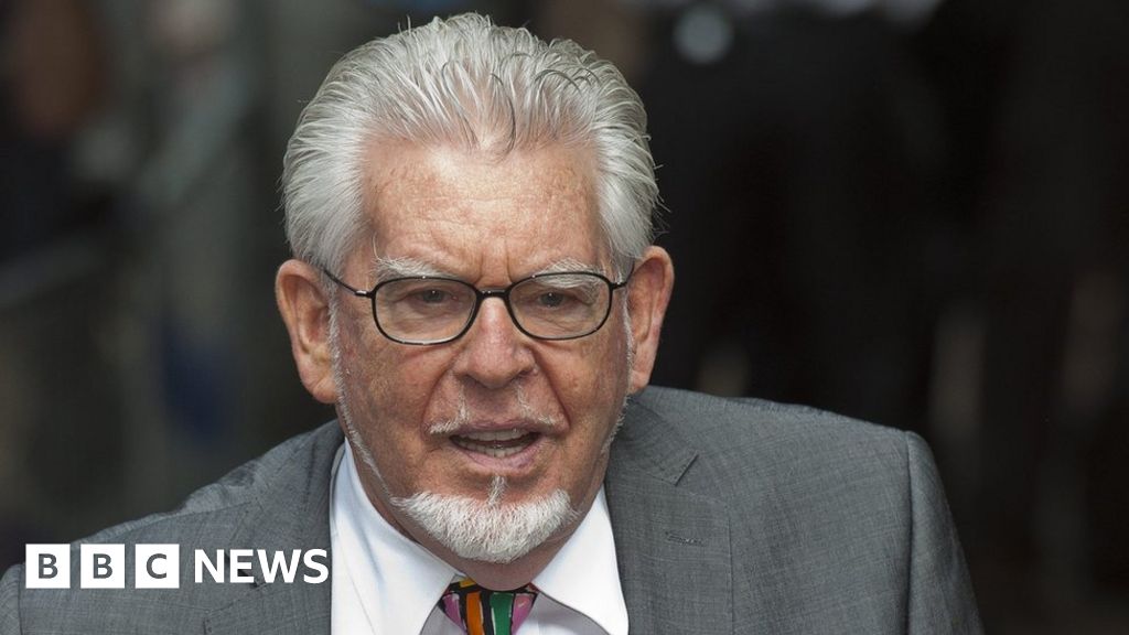 Rolf Harris pleads not guilty to indecent assaults - BBC News