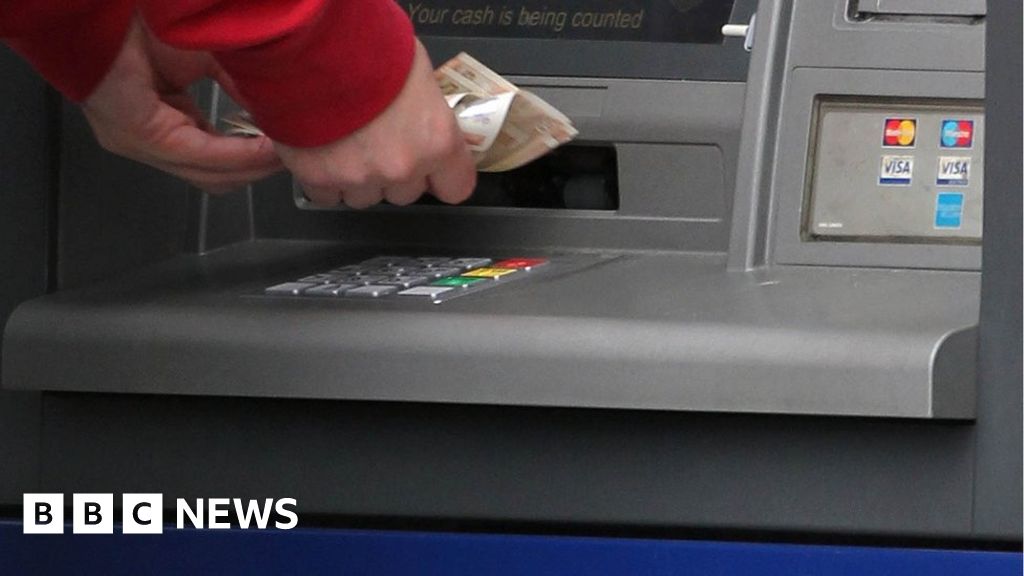 NI population has lowest disposable income in UK - BBC News