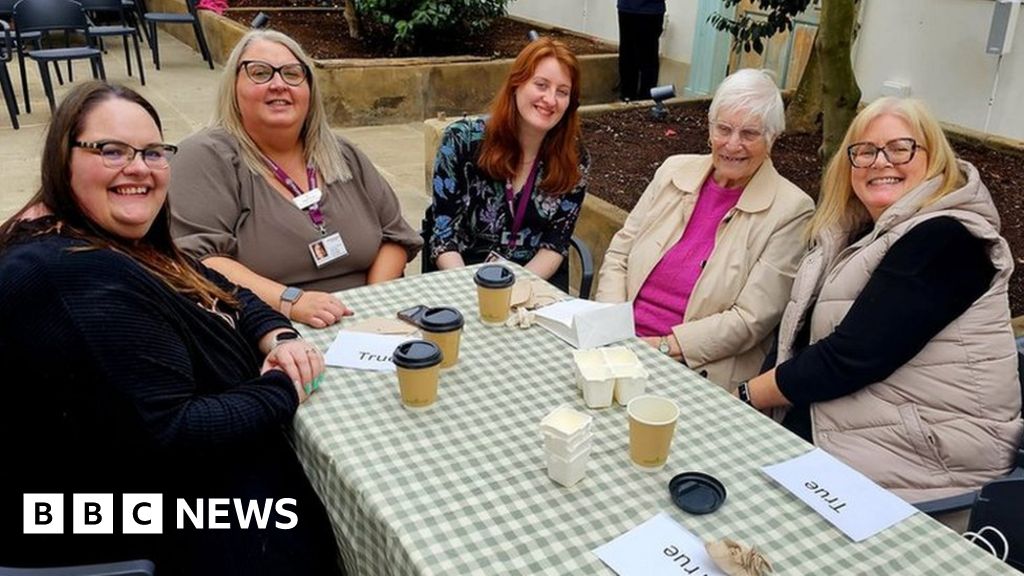 Rotherham: Memory café launches to combat loneliness - BBC News