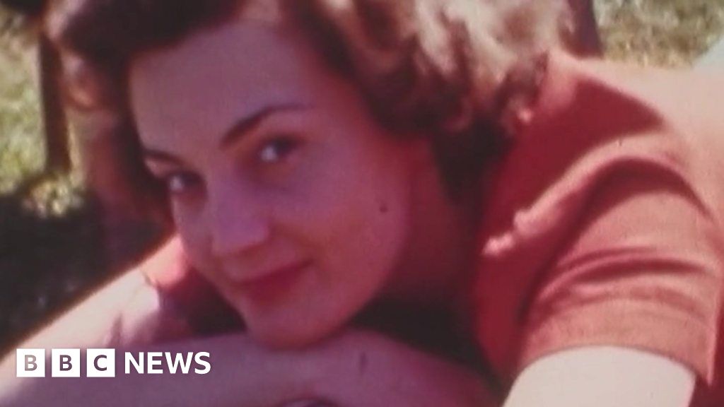 MI6: World War Two workers in rare 'forbidden' footage - BBC News