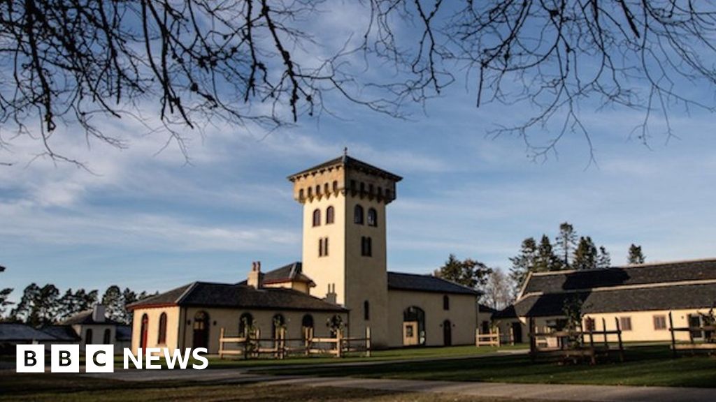 New Glasgow School of Art campus in Forres - BBC News
