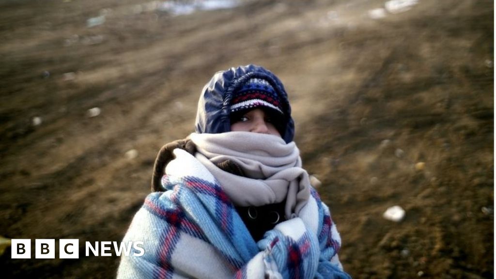 Migrant crisis: More than 10,000 children 'missing' - BBC News