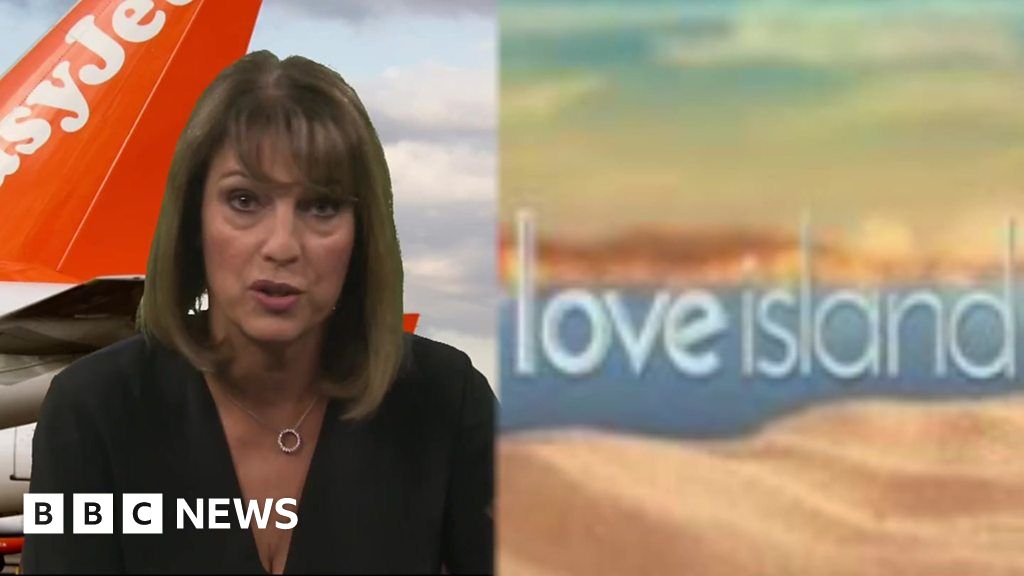 Carolyn McCall: ITV boss has long CV - BBC News