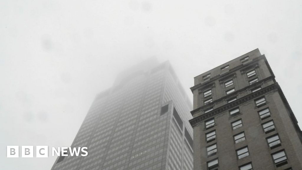 New York helicopter crash: Pilot 'did not know where he was' - BBC News