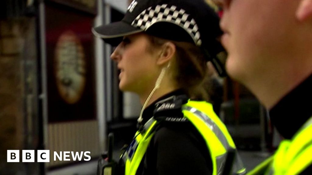 Cheshire Police Insight programme seeks BME recruits - BBC News
