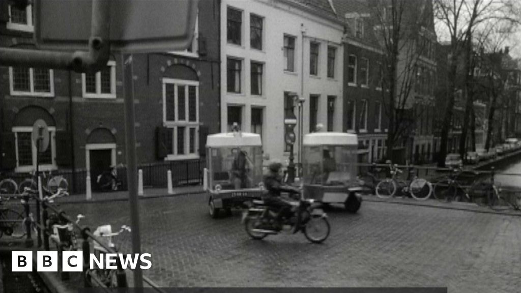 'Witkar', the world's first electric car-sharing scheme - BBC News