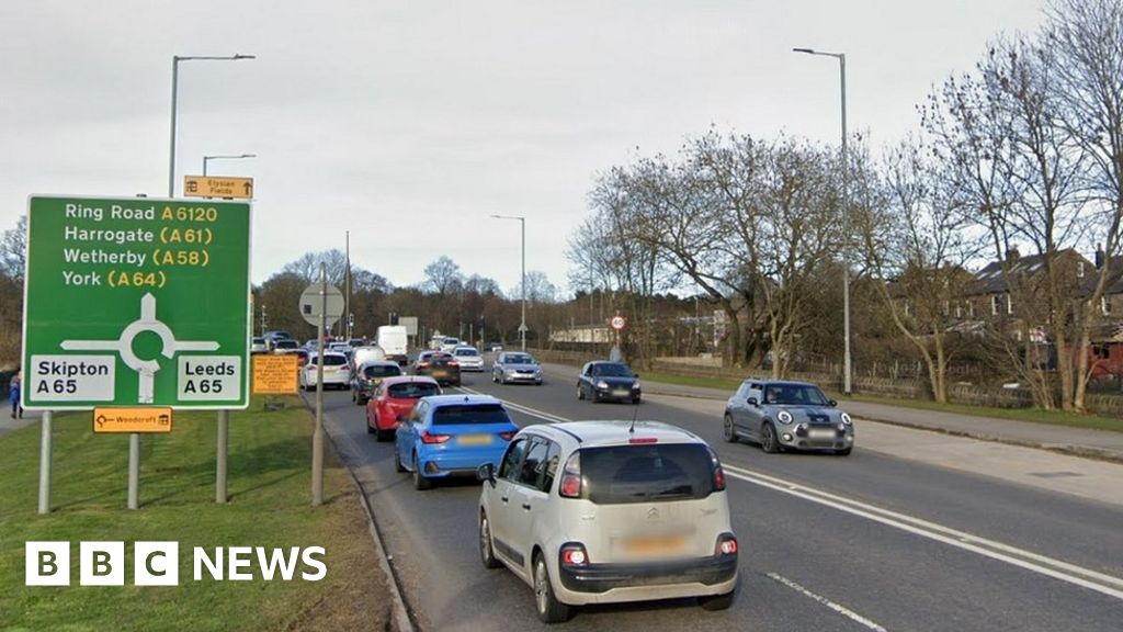 Horsforth: Driver, 24, arrested after pedestrian killed - BBC News