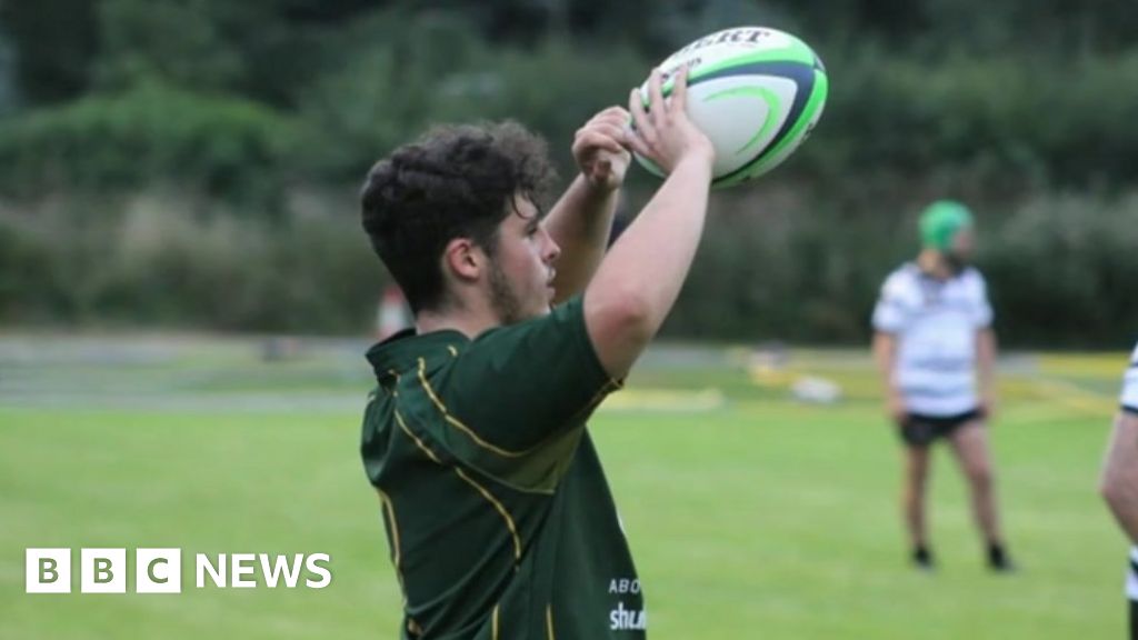 Bishop's Castle rugby club in tribute to 17-year-old - BBC News